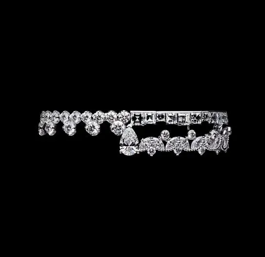 Avec les Maisons Dior et Louis Vuitton, les collections de haute ...